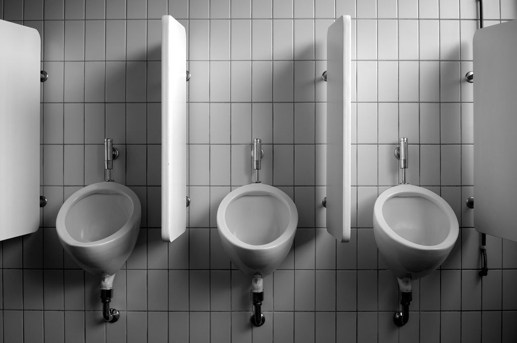 Cet urinoir vous confisque vos clés quand vous avez trop bu