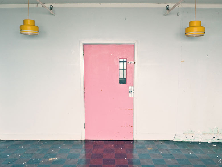 Pourquoi les cellules des prisons sont roses en Suisse