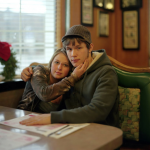 Touching strangers : quand de parfaits inconnus prennent la pose ensemble