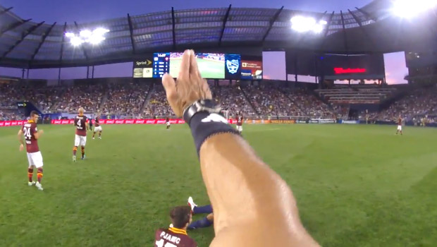 En 2020, des caméras seront intégrées aux tenues des joueurs de football