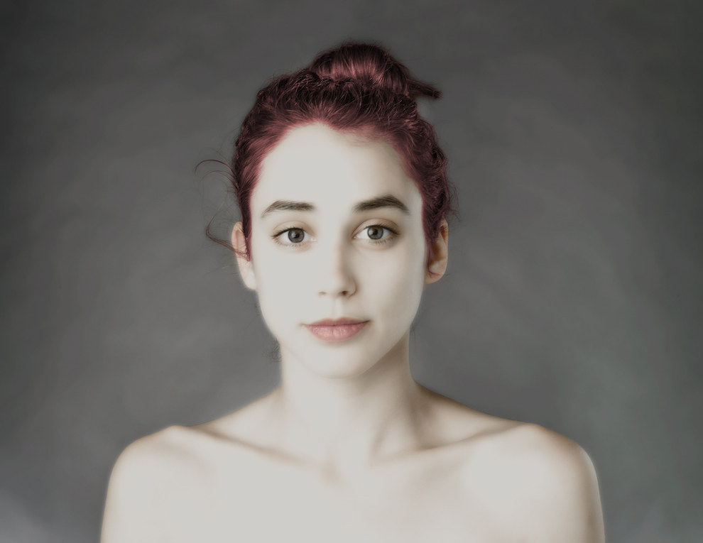 Elle fait photoshoper son visage dans 25 pays différents