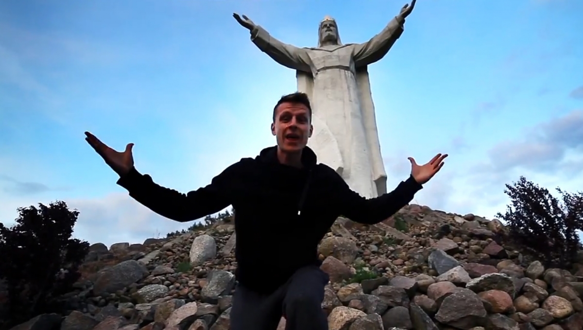MC Silk : il rappe en 7 langues avec un flow plus rapide que celui d'Eminem