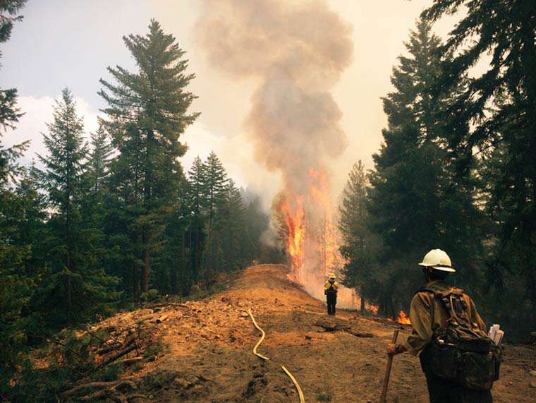 Un pompier dévoile les photos des feux qu'il combat