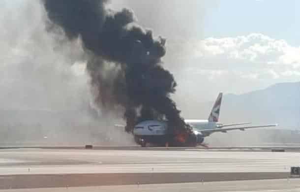 L'évacuation spectaculaire d'un avion en feu à las Vegas
