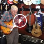 En laissant entrer ce papi de 80 ans dans sa boutique de musique, il ...