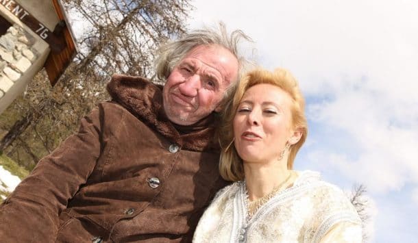 Elle se marie par intérêt avec un ermite de 67 ans, mais il se venge en ...