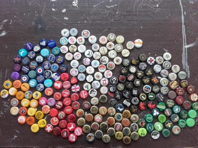 DIY - il collectionne des capsules de bouteilles pendant un an et en ...