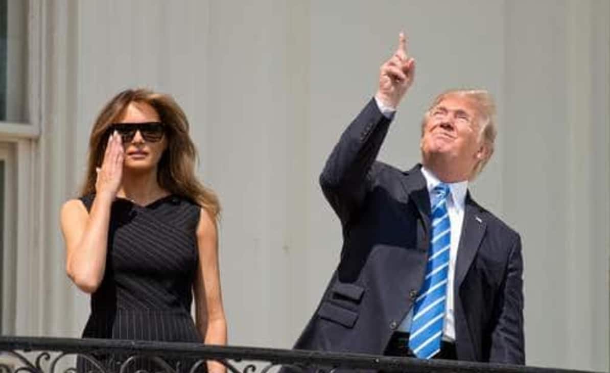 Un seul américain a regardé l'éclipse solaire sans protection... et j ...