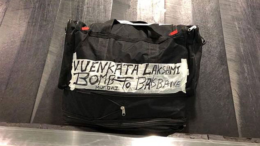 Alerte à la bombe dans un aéroport : un simple autocollant sur un ...