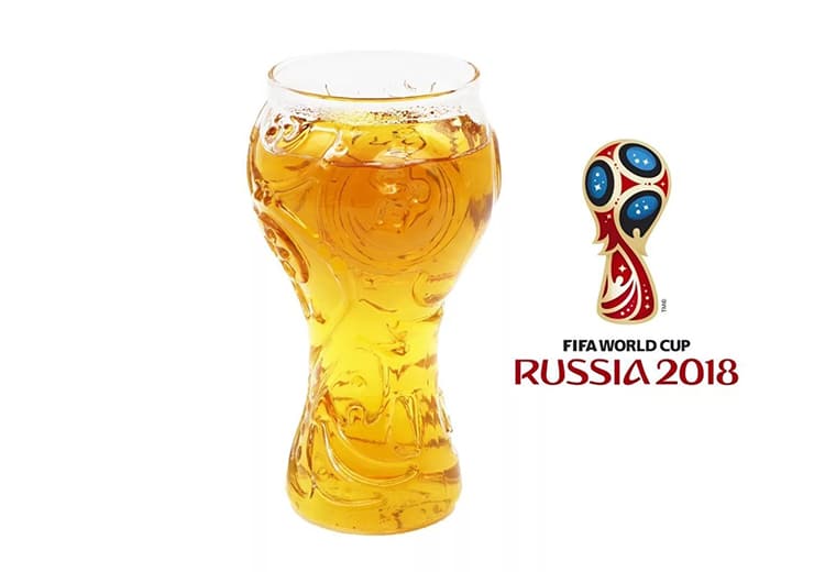Une pinte de bière Coupe du Monde parce qu'on est, on est, on est les ...