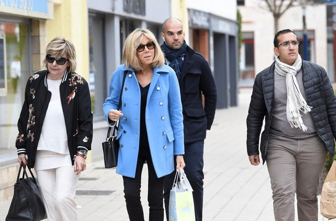 Brigitte Macron affirme "ne plus avoir confiance en personne"