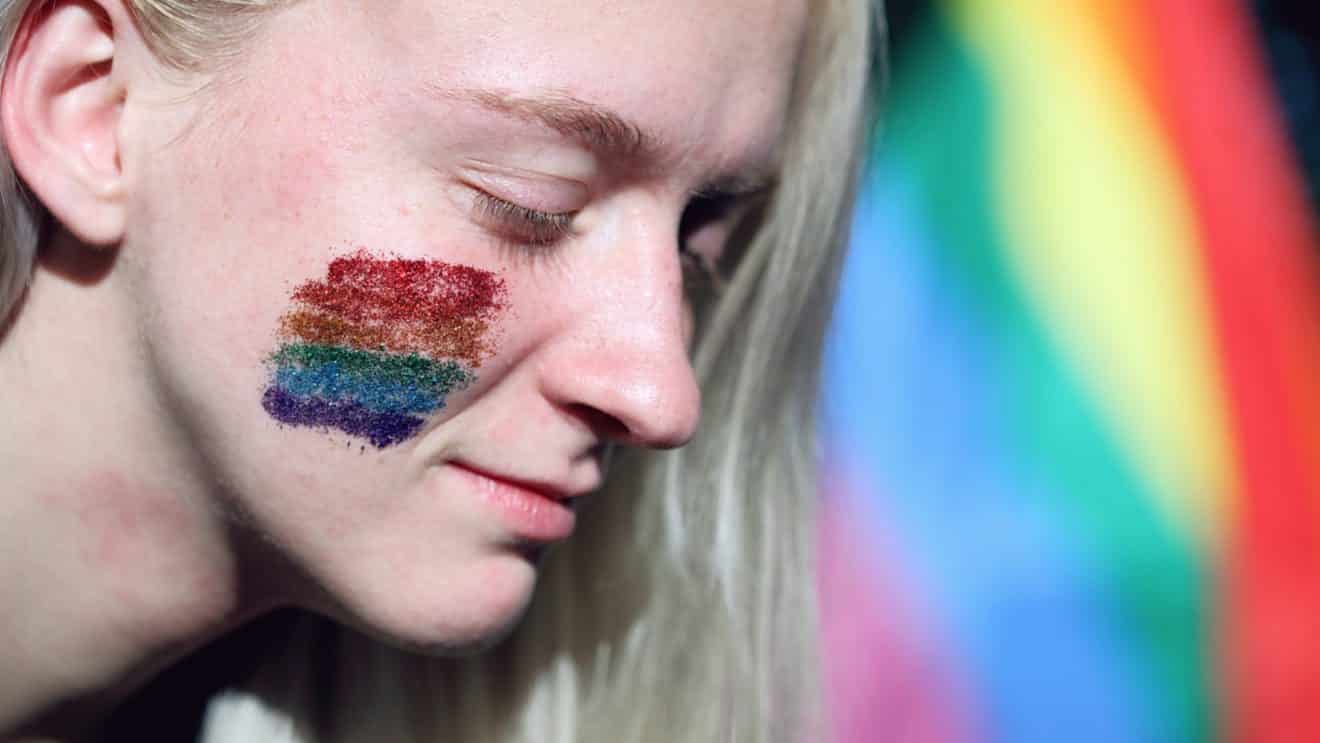 Nouvelle agression homophobe à Paris : une femme qui embrassait sa compagne passée à tabac