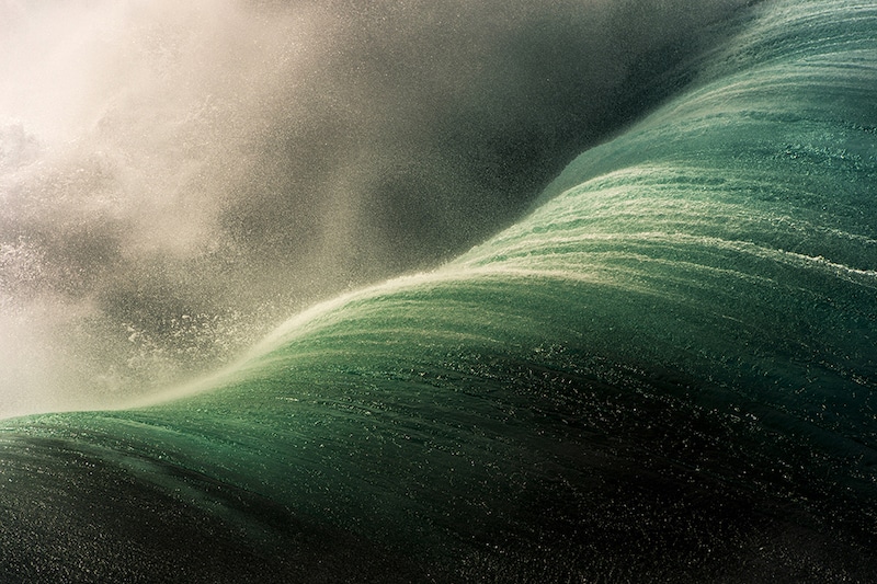 17 photos impressionnantes de vagues dans le monde