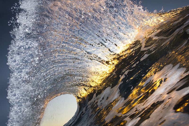 17 photos impressionnantes de vagues dans le monde