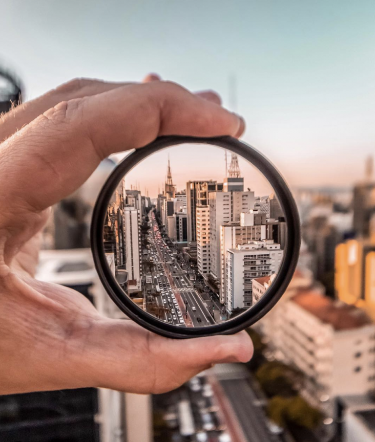 Ce photographe réalise des photos parfaites à l'aide d'objets et d'effets
