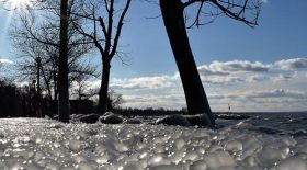 26 magnifiques photos d'une plage totalement gelée autour d'un lac en ...