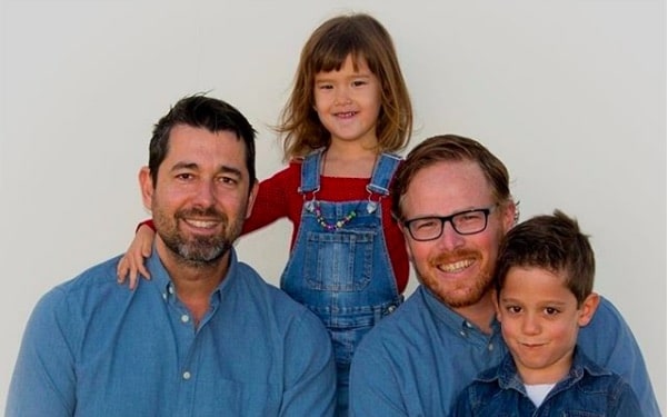 Dans les formulaires scolaires, les mentions "père et mère" seront ...