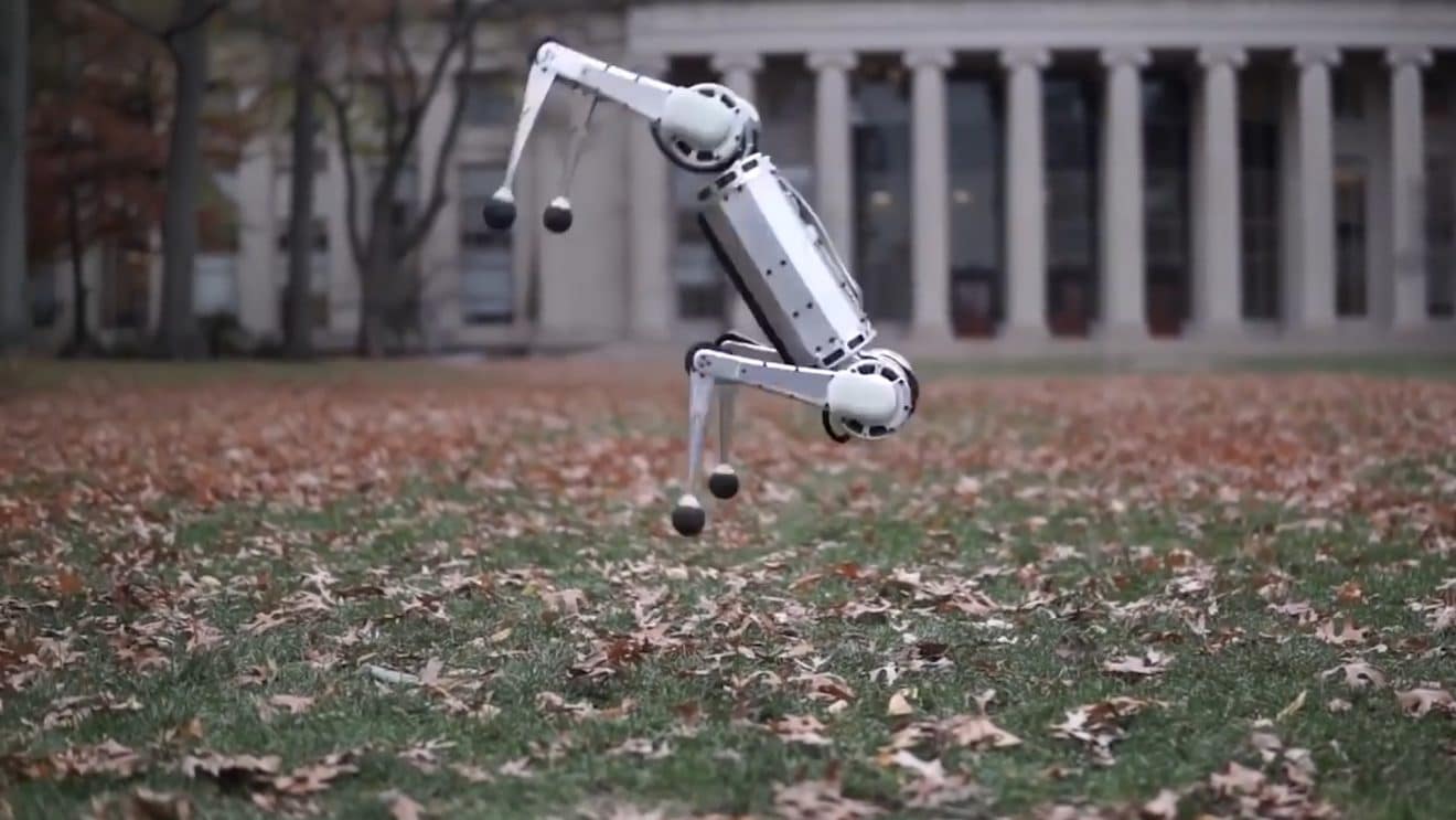 Un robot capable de faire des backflips ! (vidéo)