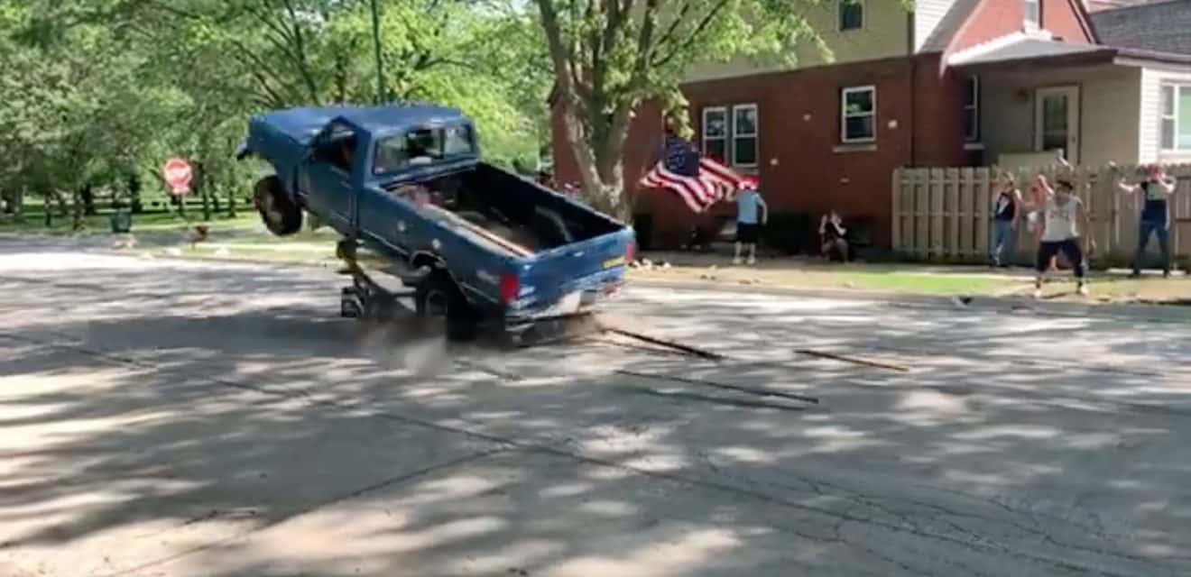 Cet homme a imaginé une façon amusante de se débarrasser de son vieux ...