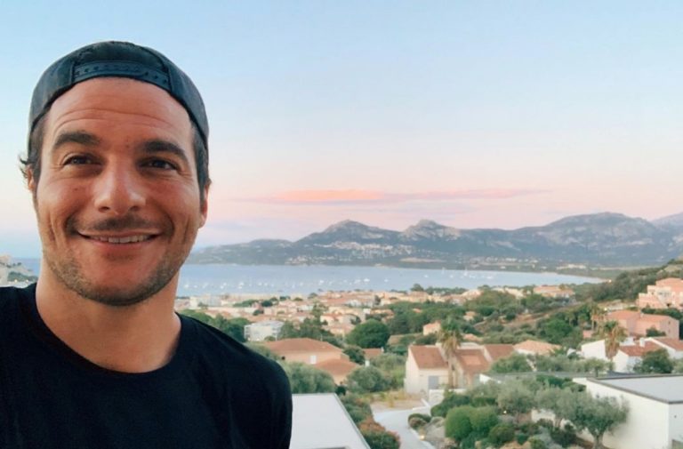 Delphine Wespiser sort sa plus belle robe : rouge à paillettes et ...