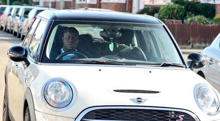 Mais pourquoi N'Golo Kanté roule-t-il toujours en Mini