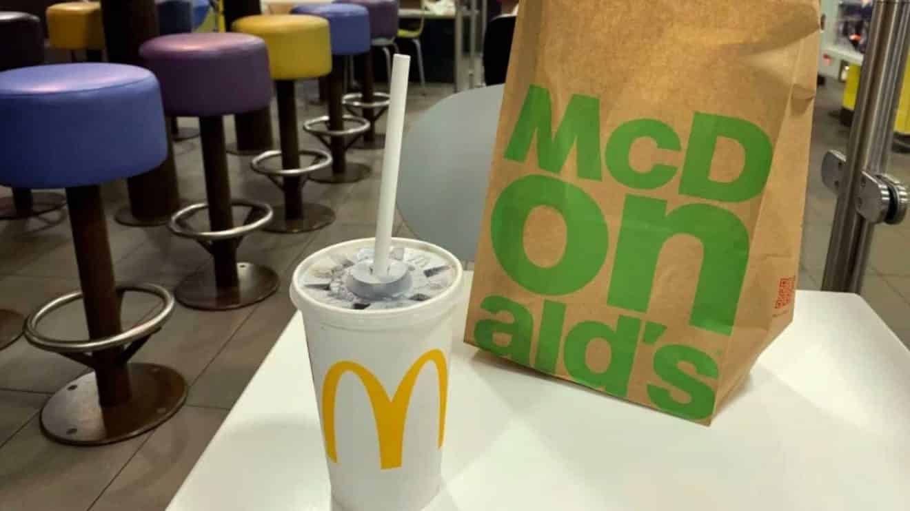 McDo remplace ses pailles en plastique par des pailles en carton… non ...