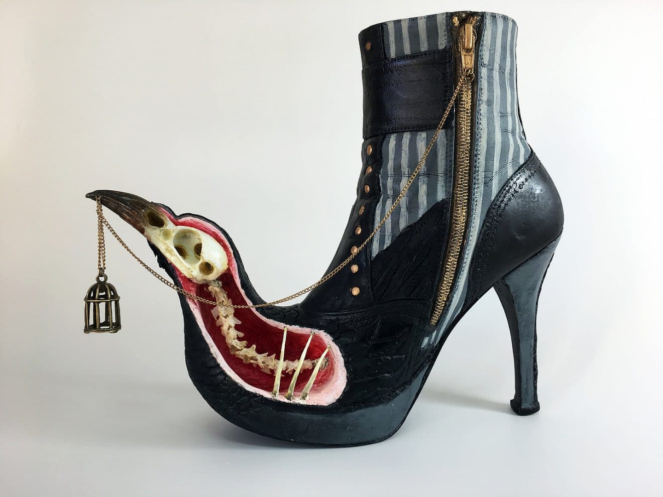 Un artiste israélien transforme des chaussures en oeuvre d'art. Le ...