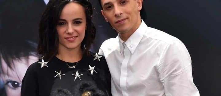 Alizée vient de donner naissance à sa petite fille et elle porte un ...