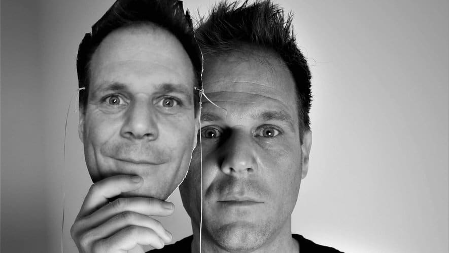 Remi Gaillard Chiffres, Lettres et Chaos - Service