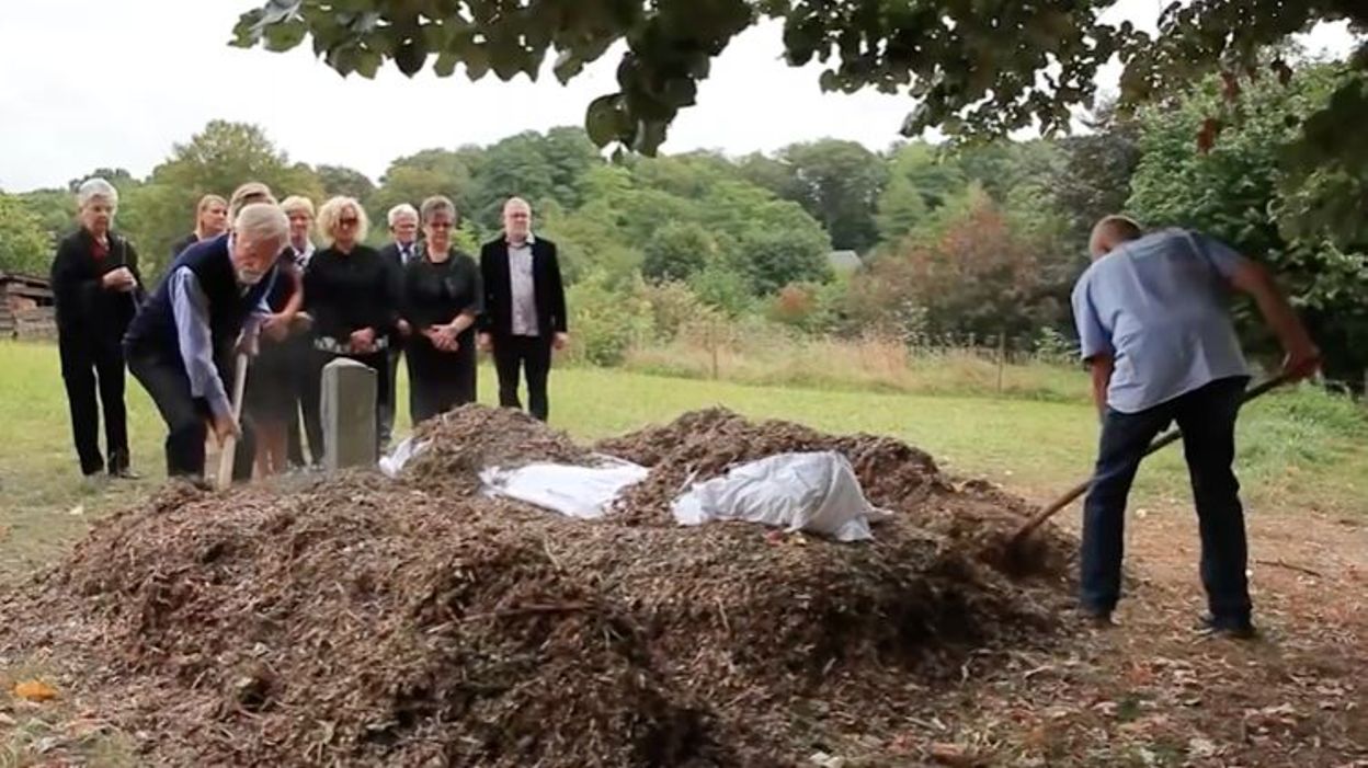 Devenir du compost humain, ce nouveau moyen écolo de recycler les morts