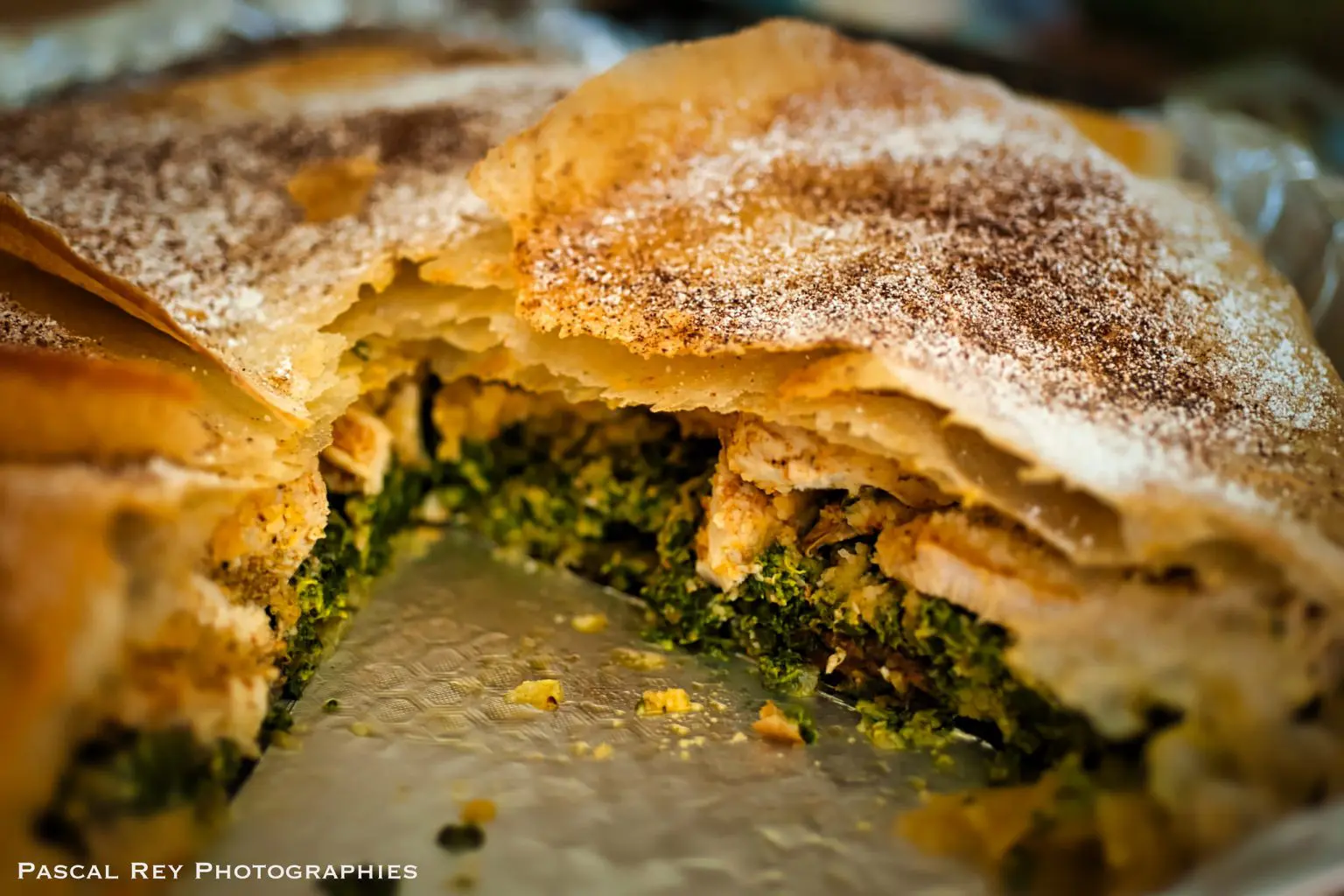La pastilla au poulet et amandes, une recette orientale qui va vous ...
