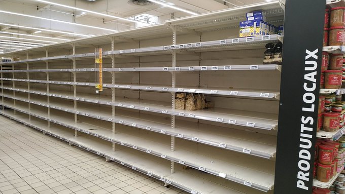 25 photos de rayons de supermarchés complètement vidés - Page 4 sur 5