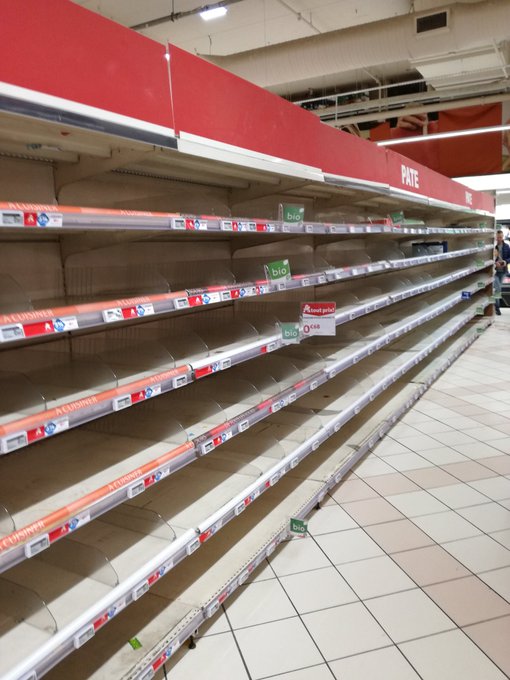 25 photos de rayons de supermarchés complètement vidés - Page 5 sur 5