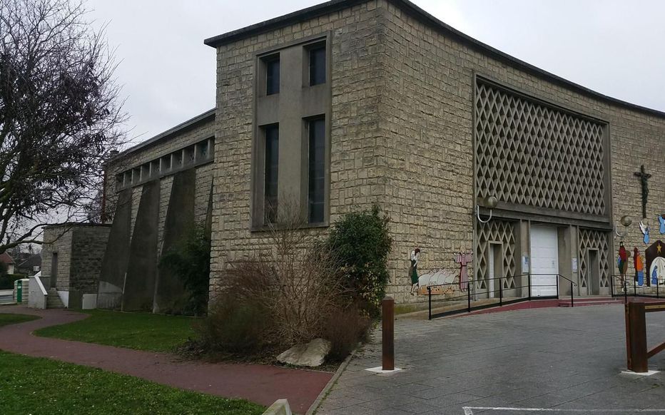 Le grimpeur français Anthony Andolfo a escaladé la tour Montparnasse ...