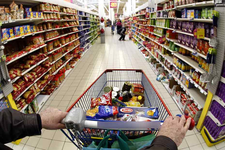 Confinement : Faire ses courses dans un supermarché est devenu un ...