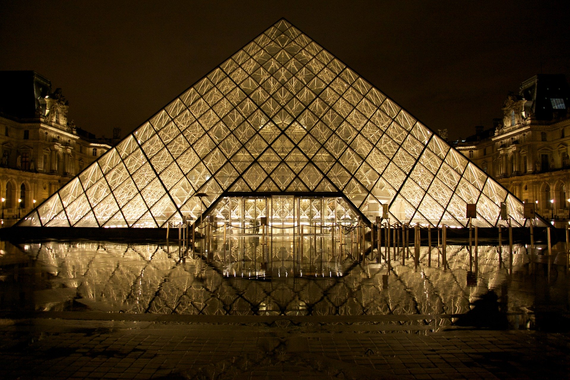 Cambriolage au Louvre : on sait à combien est estimé le préjudice financier