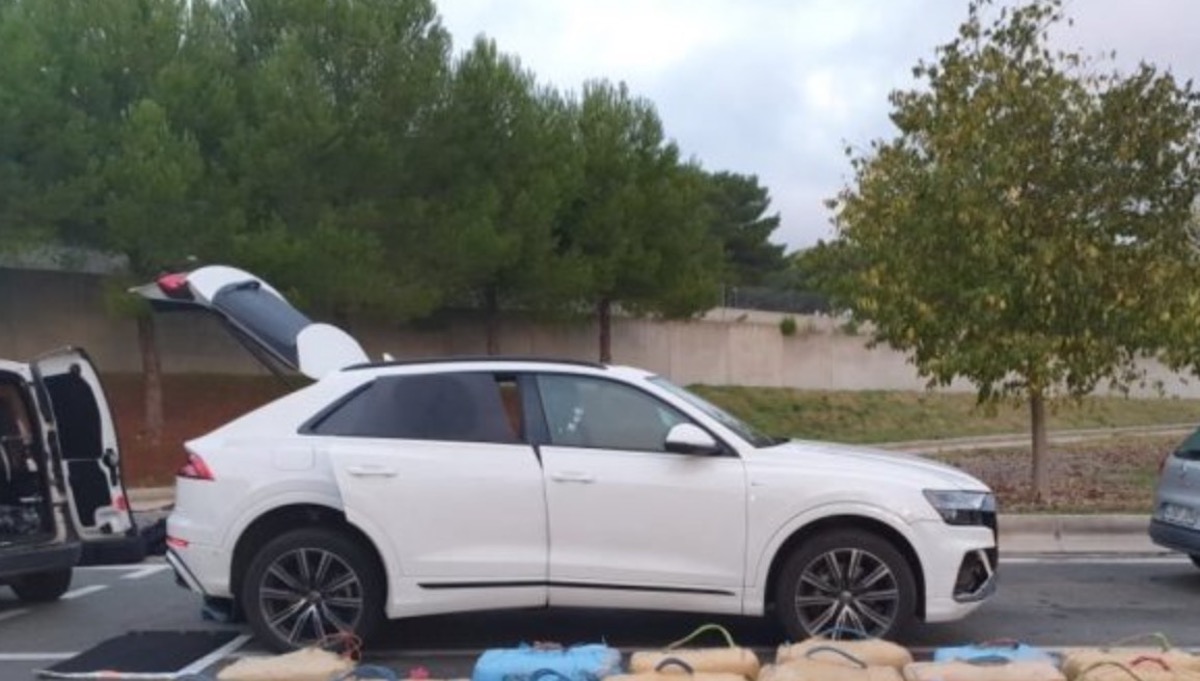 La police fait une découverte AHURISSANTE dans cette Audi Q8