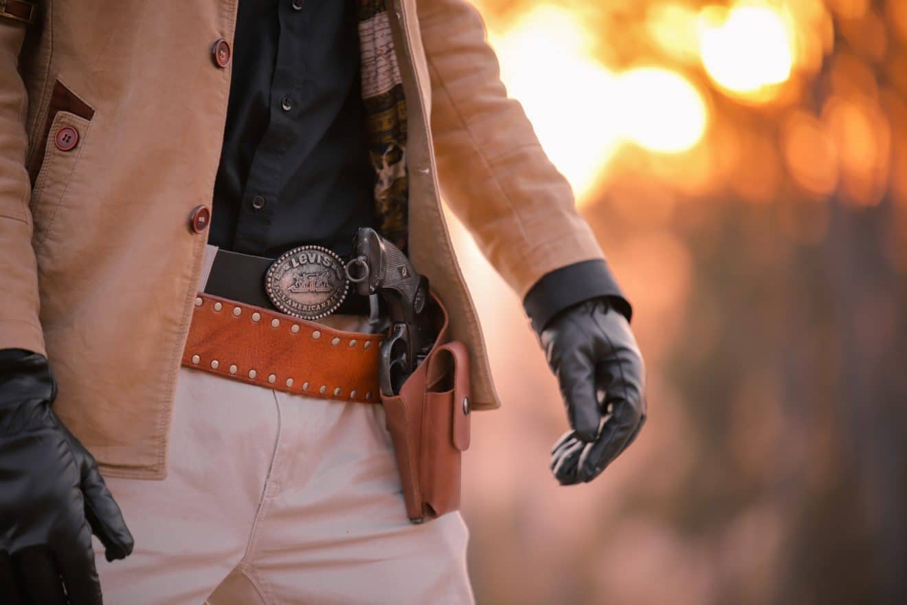 Blague du jour : Un cow-boy entre en furie dans un bar