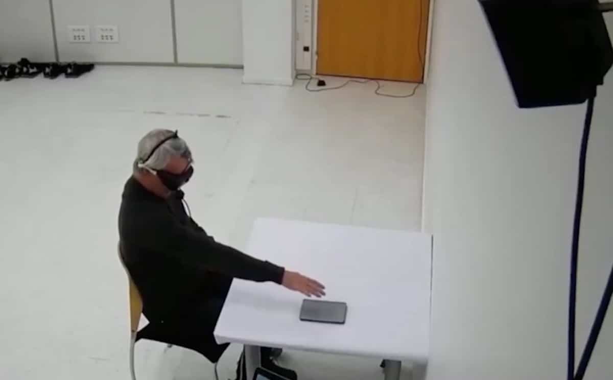 Aveugle, il retrouve partiellement la vue grâce à une technique ...