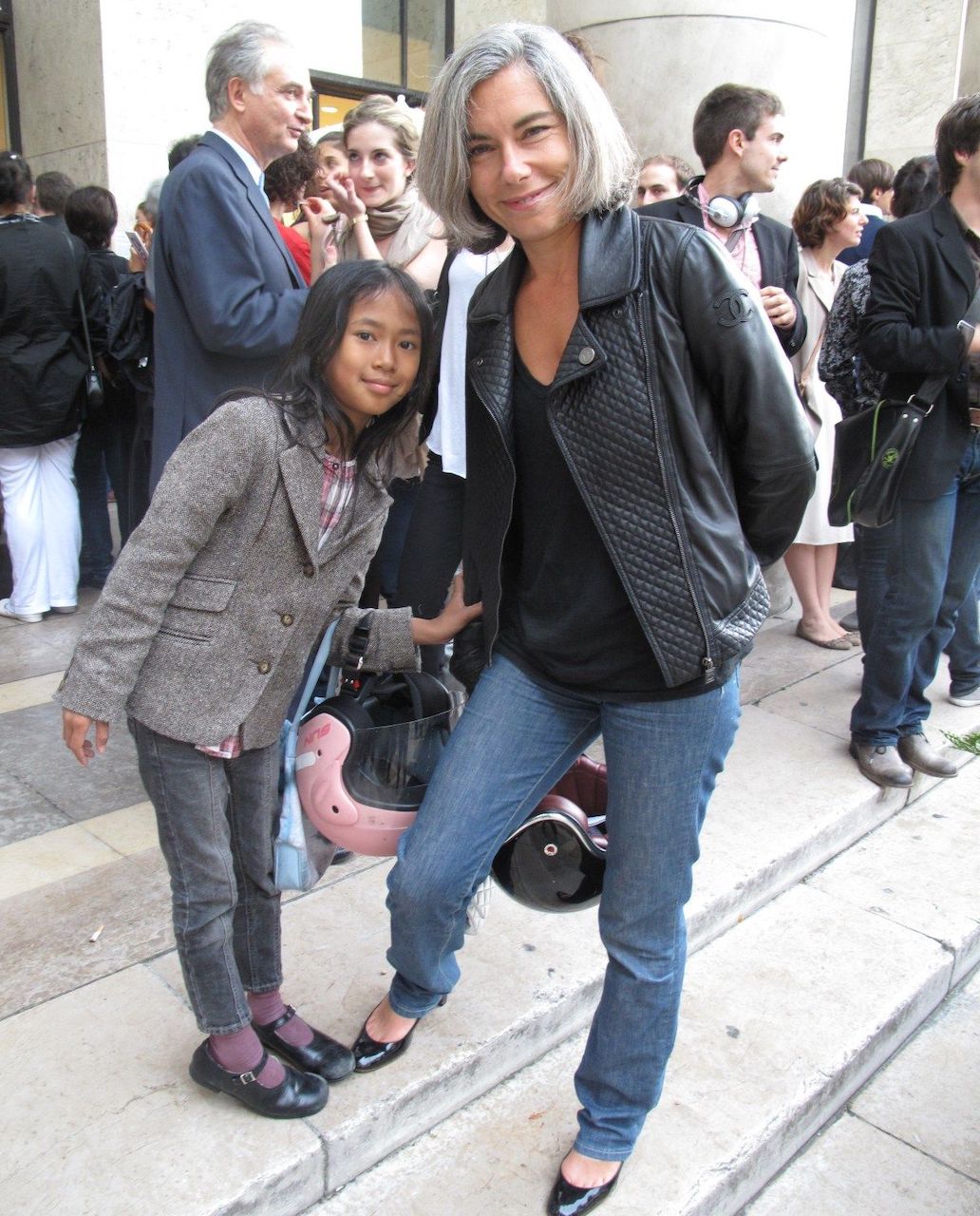 Emmanuelle Béart, Josiane Balasko : Ces stars ont décidé d'adopter ...