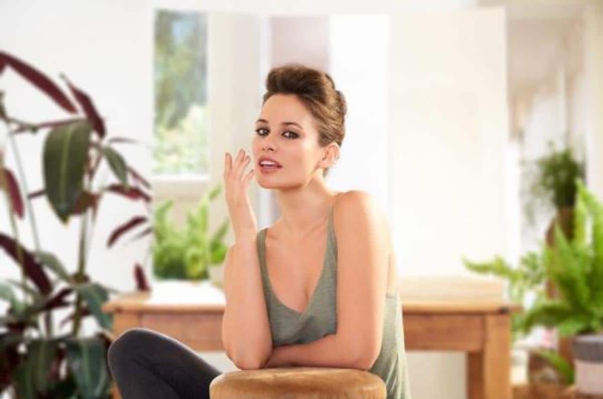 Lucie Lucas Clem Elle Saffiche Totalement Nue Sur Instagram Pour
