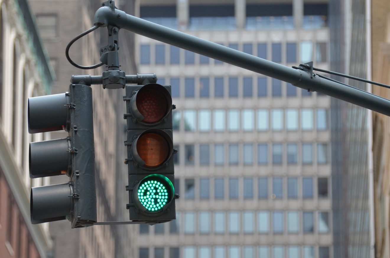 Le saviez-vous : Pourquoi les feux tricolores sont rouge, orange et vert