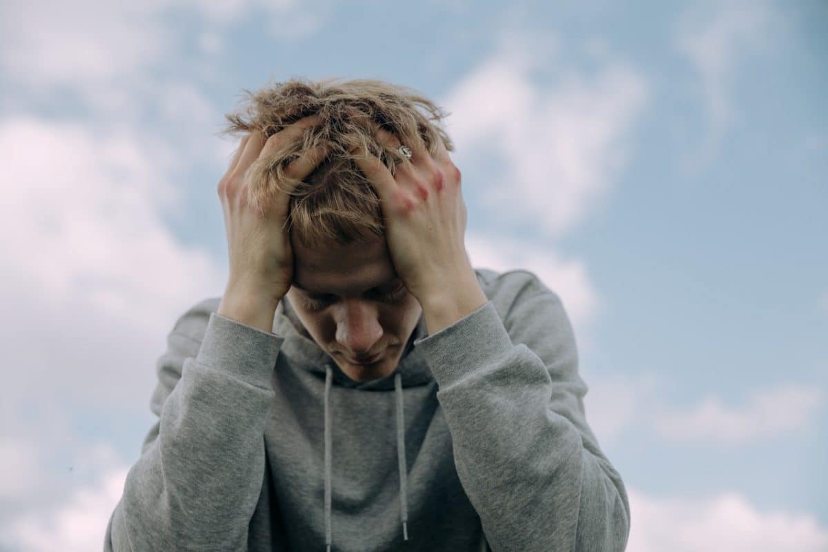 Depuis qu'il a tenté l'autofellation, il vit un enfer