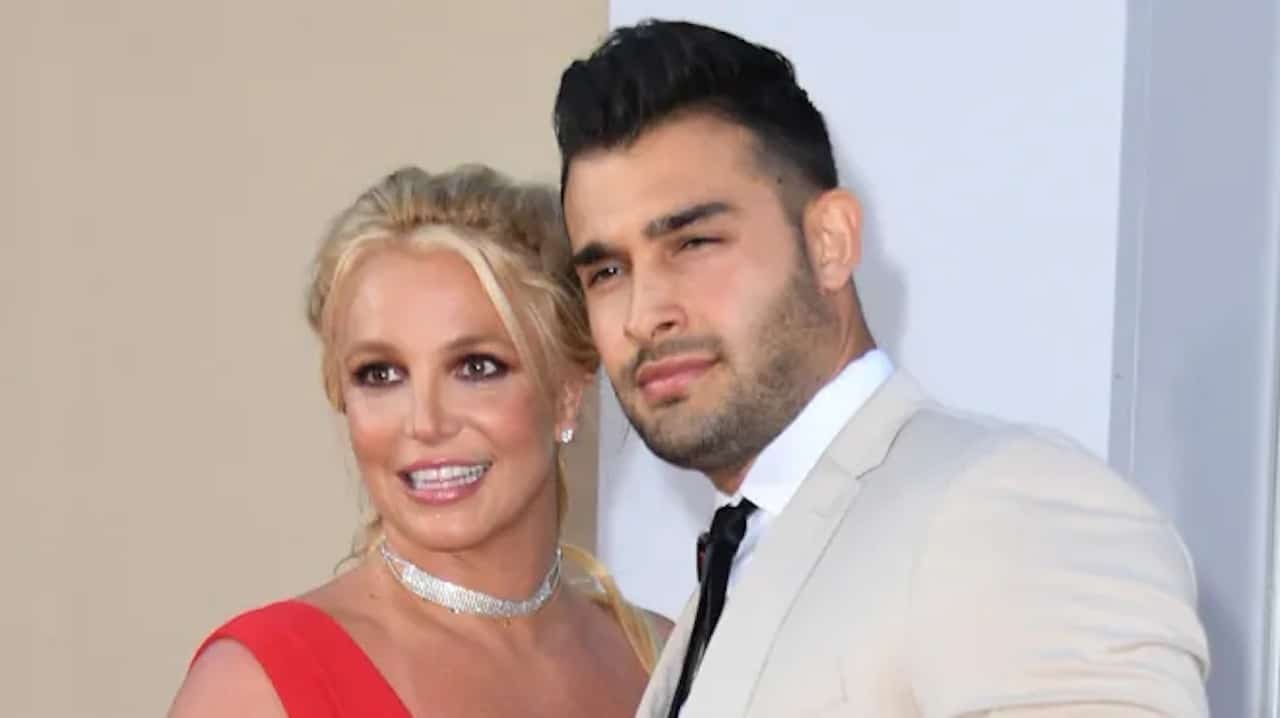 Qui est Sam Asghari, le mari et père du bébé de Britney Spears