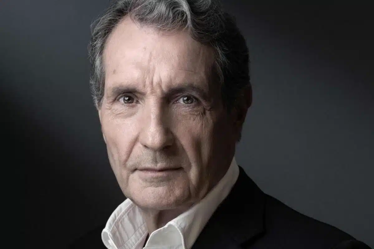 Drame : un instituteur se suicide dans la cour de l'école, juste avant ...