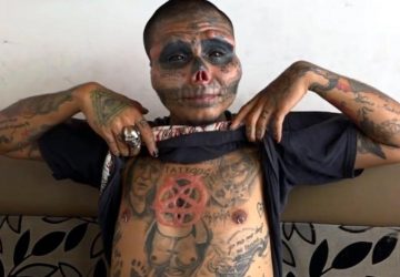 Qui est Kalaca Skull, le squelette vivant qui a fait couper son nez et ...