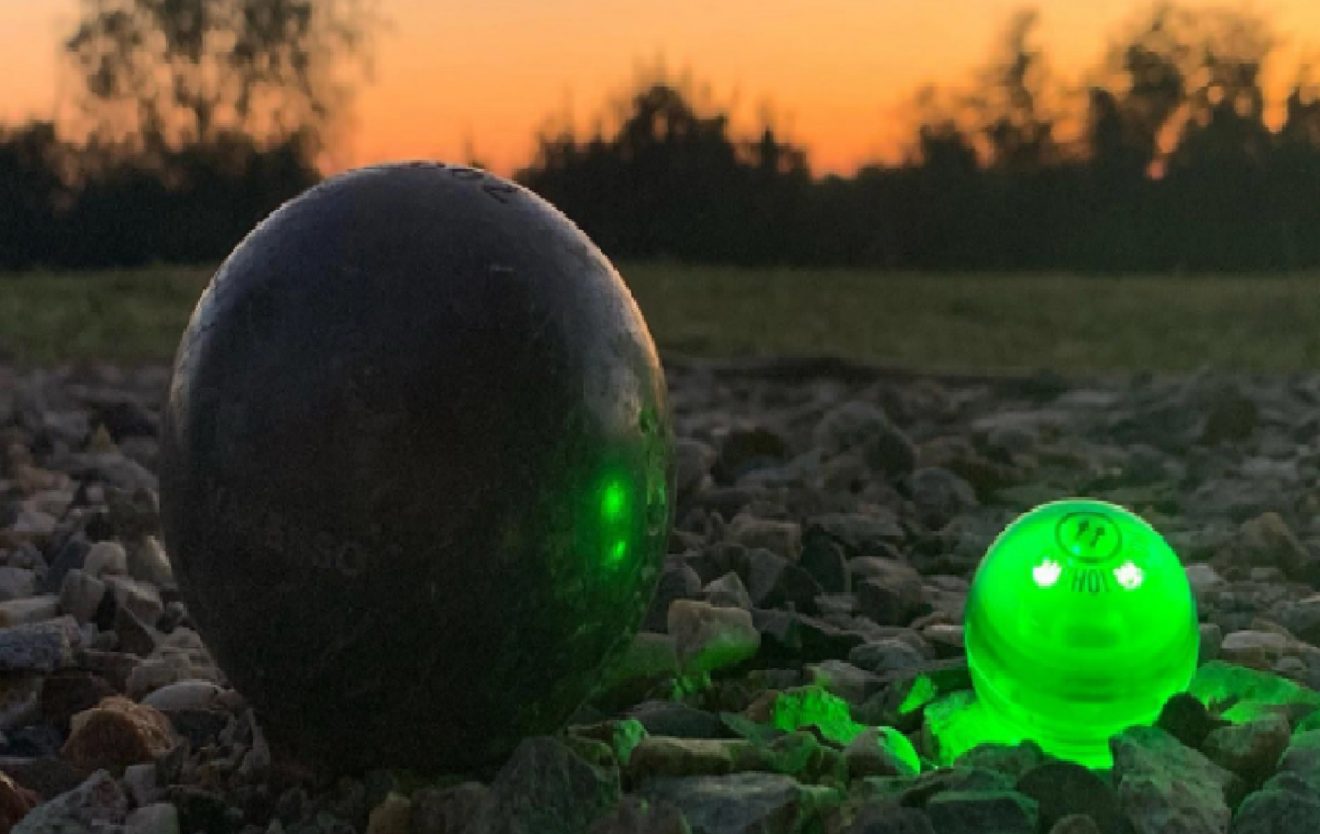 Pétanque : dites bonjour au "Cocholed", le cochonnet lumineux pour ...