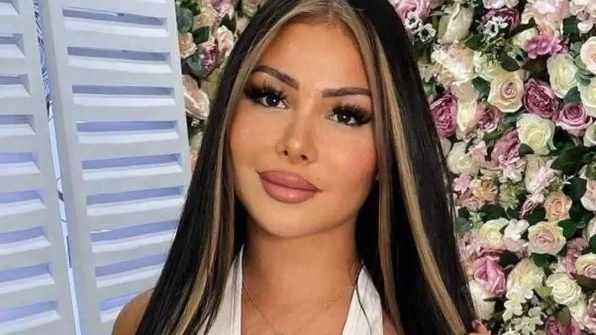 Maeva Ghennam : heureuse, elle s'affiche aux côtés de son nouveau chéri