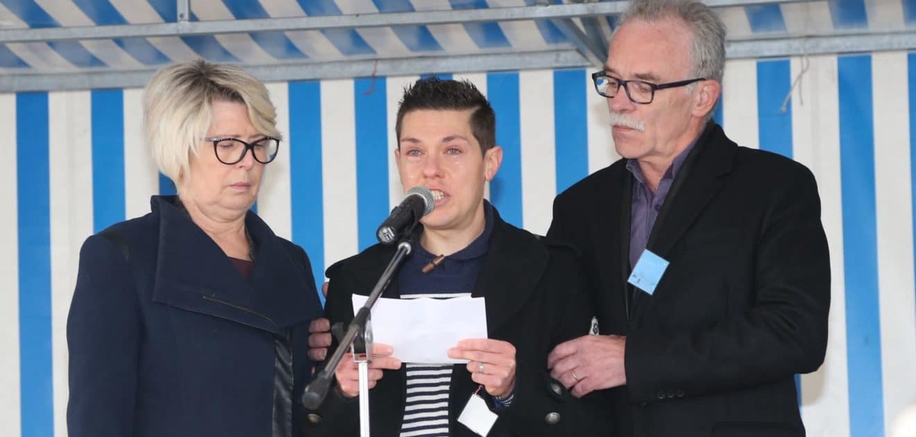 Affaire Daval : La mère de Jonathann Daval sort un livre pour raconter ...