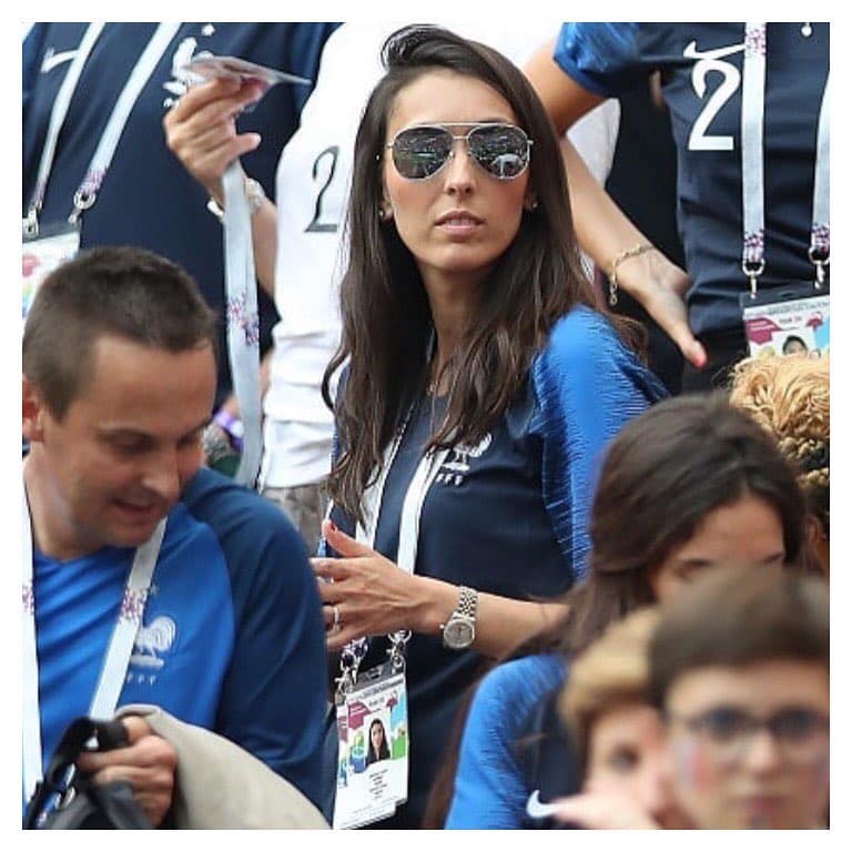 En images : les WAGS de l'équipe de France ! Il y a du tres lourd et ...